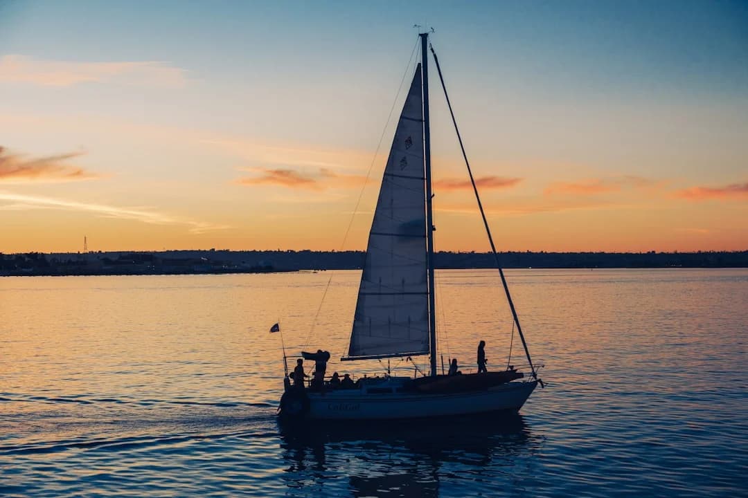 Best Sailing Apps 2026: Navionics, Savvy Navvy | Breezada Blog